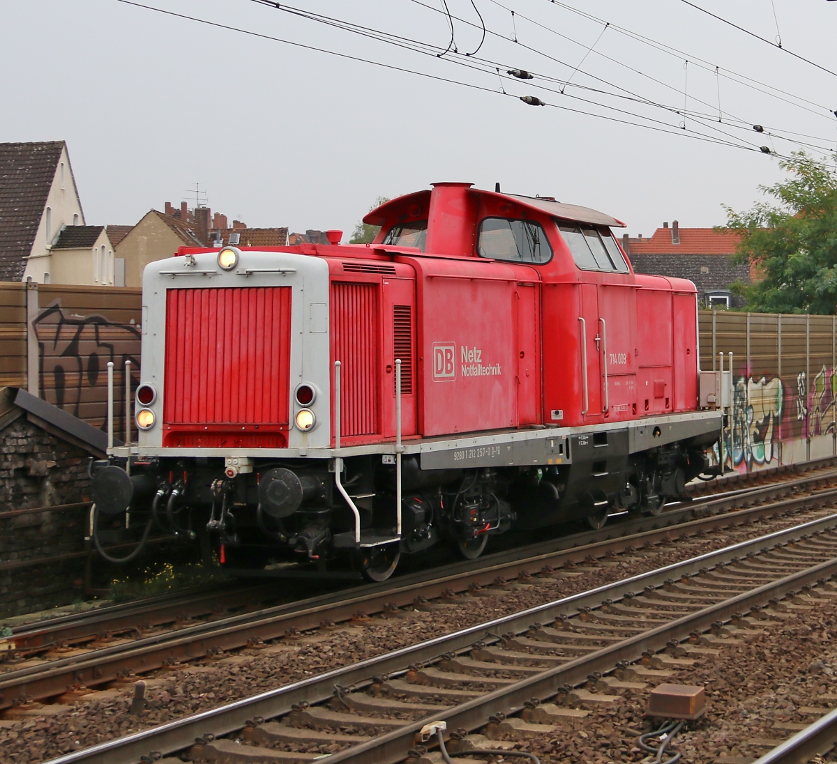 Die 714 003-1 (eigentlich laut NVR-Nummer 92 80 1212 235-6 D-DB) der DB ...