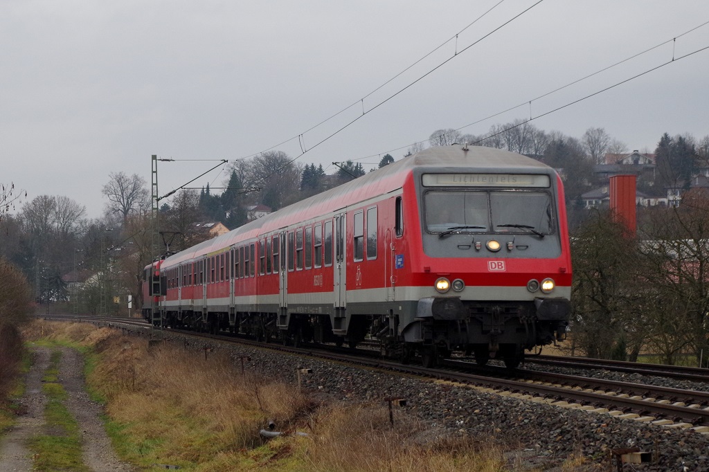 RE 4121 und 111 106 am 02.01.2014 in Creidlitz bei Coburg. - Bahnbilder.de