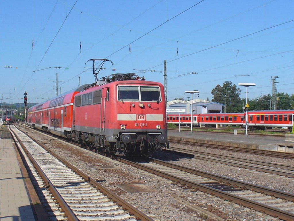 111 115-2 zieht den RE 7 Trier - Mannheim am 06.10.2011 nach Kaiserslautern - Bahnbilder.de