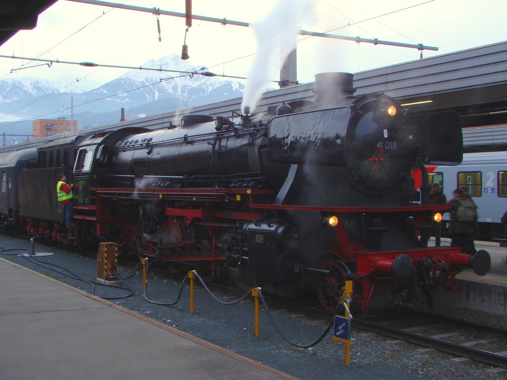 41.018 in Innsbruck. - Bahnbilder.de