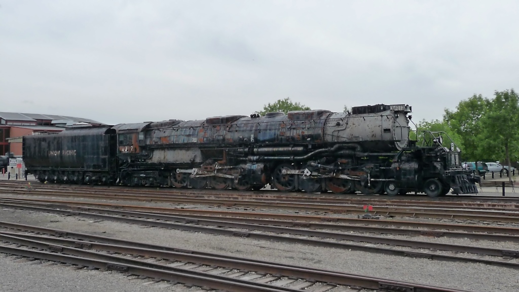 "Big Boy" Union Pacific #4012 in "Steamtown" Scranton, PA (4.6.09) - Bahnbilder.de
