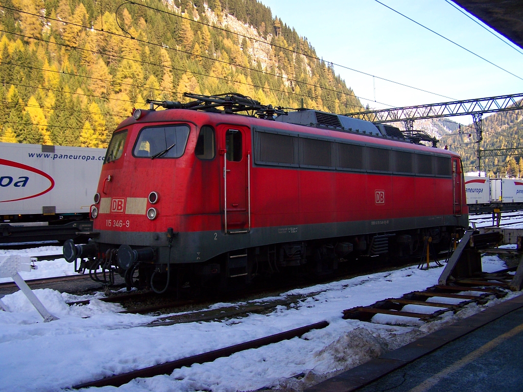 BR 115 346-9 im Bahnhof Brenner am 30.Oktober 2010. - Bahnbilder.de