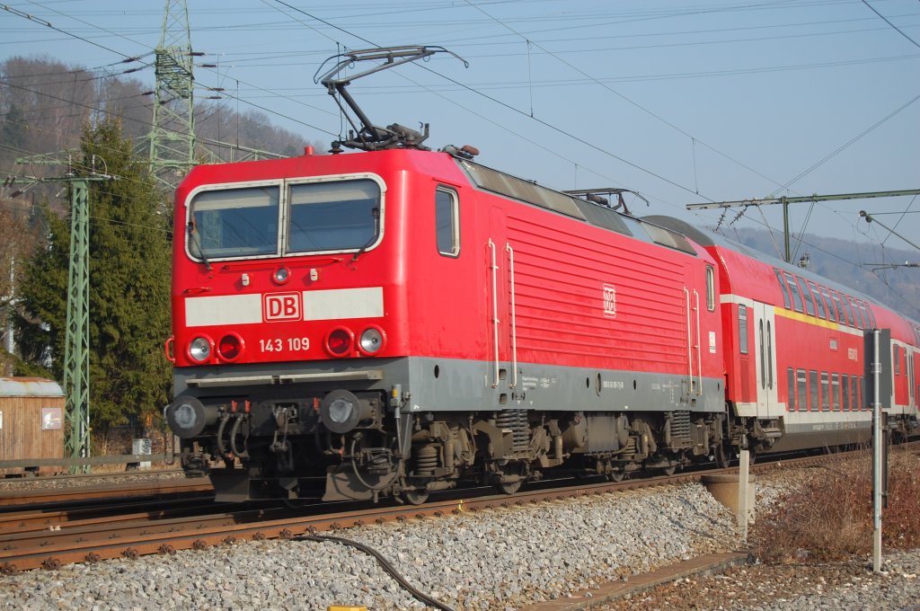 BR 143 109 am 2. März 2012 zwischen Altbach und Plochingen - Bahnbilder.de
