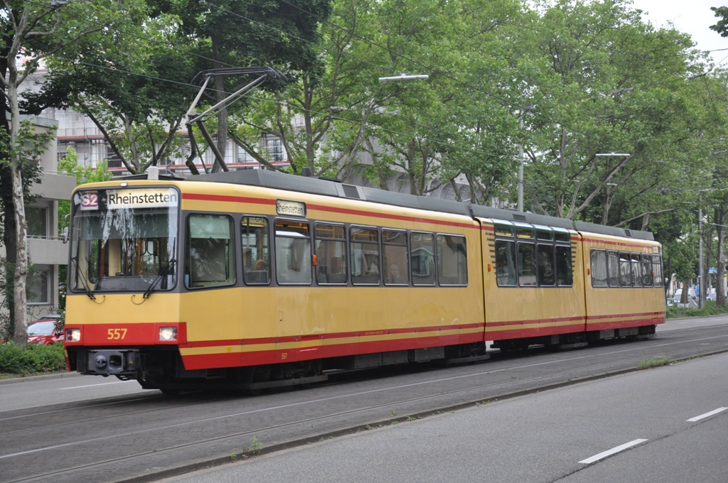 GT8-80C / DÜWAG 557 der AVG aufgenommen 12/06/2013 am Kaiserallee - Bahnbilder.de