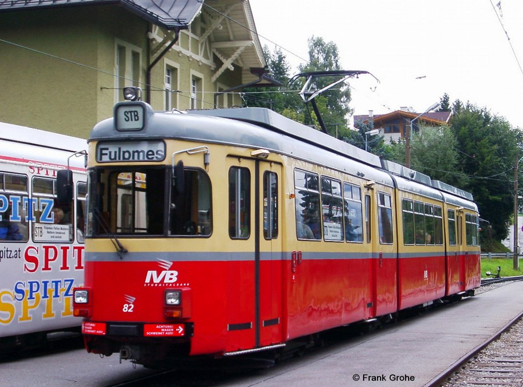 IVB Wagen 82 DUEWAG GT8ZR ist gerade in den Bhf. Fulpmes eingefahren, Innsbrucker ...