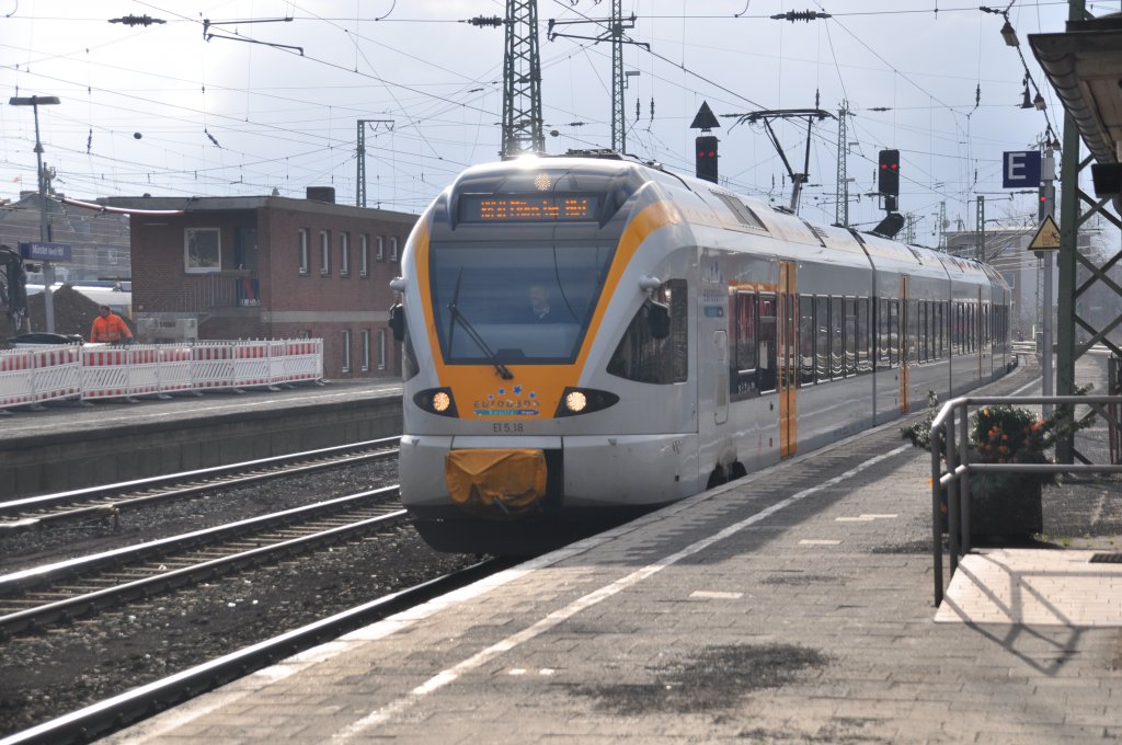 MÜNSTER, 19.01.2011, ET 5.18 der eurobahn fährt als RB 50 von Dortmund Hbf in Münster Hbf ein ...