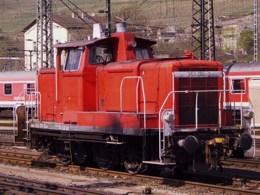 Rangierlok 363 170-2 am 11.04.2009 im Hbf Würzburg. Die Lok wurde am 30.01.1963 von Krupp an DB ...