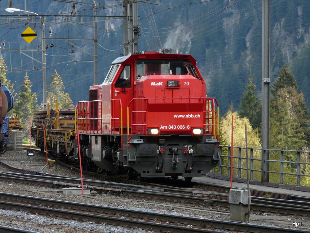 SBB - Am 843 006-8 bei Rangierfahrt in Göschenen am 08.05.2012 - Bahnbilder.de