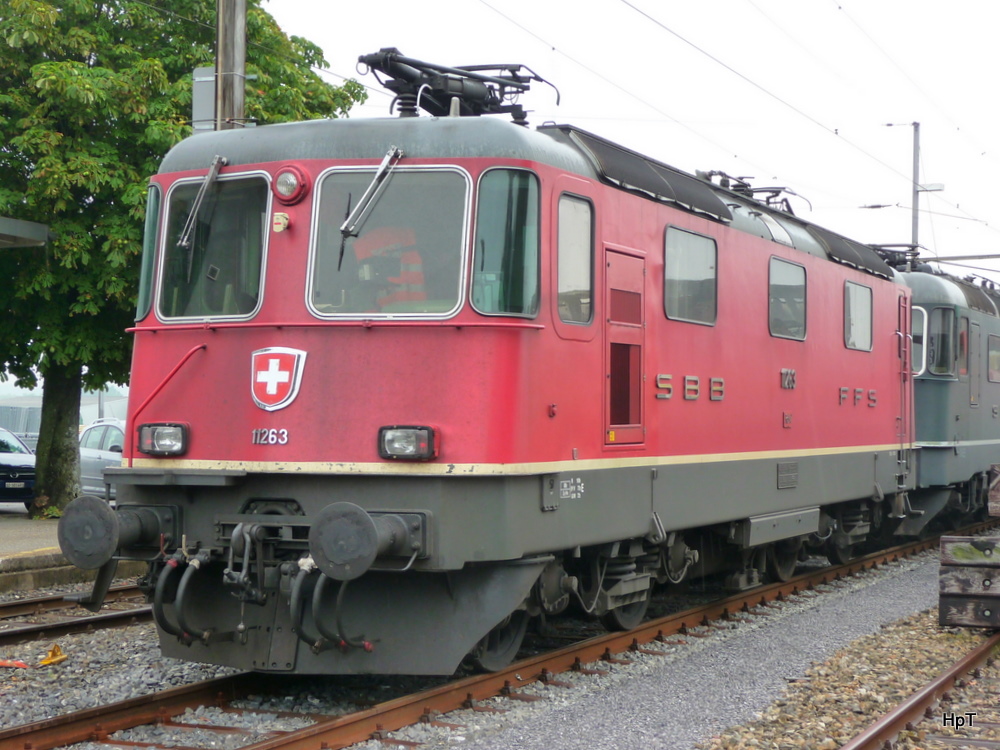 SBB - Re 4/4 11263 im Bahnhofsareal von oensingen am 07.09.2010 - Bahnbilder.de