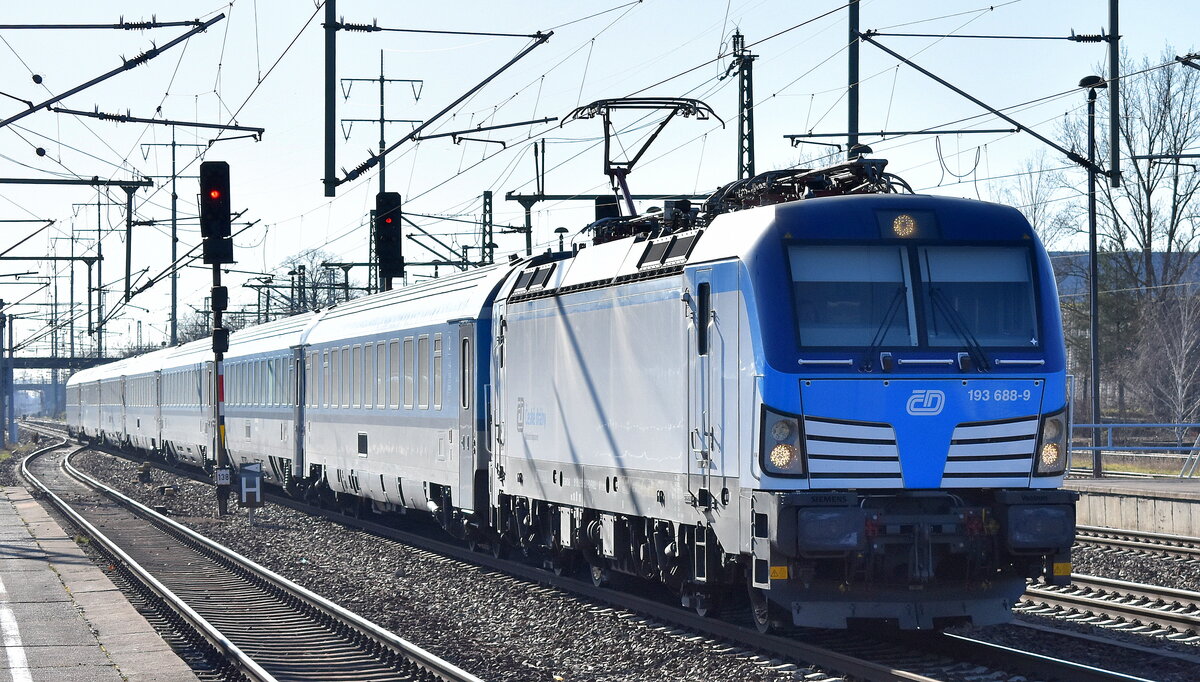 ČD - České dráhy a.s., Praha [CZ] mit der Vectron "193 688-9" [NVR ...