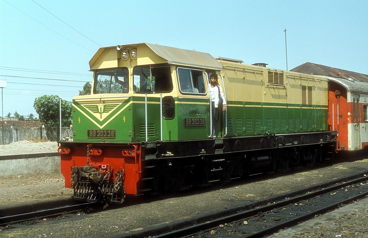 BB303 | Henschel DHG1000BB Fotos - Bahnbilder.de