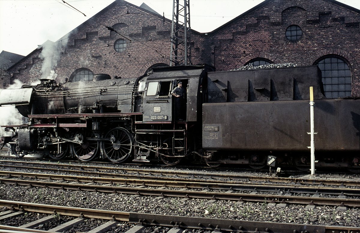 Baureihe 23 DB 023 ·DB-Neubau· Fotos (10) - Bahnbilder.de