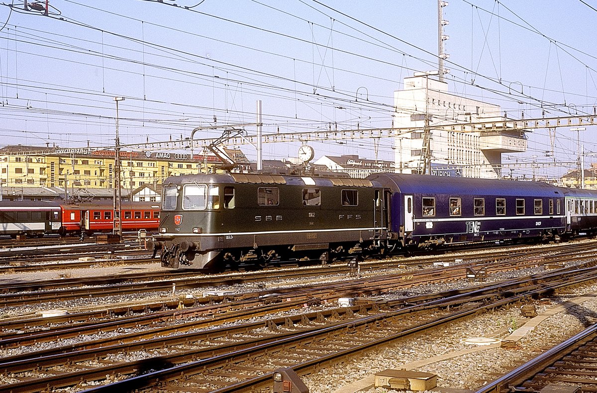 11142 Zürich Hbf 05.08.95 - Bahnbilder.de