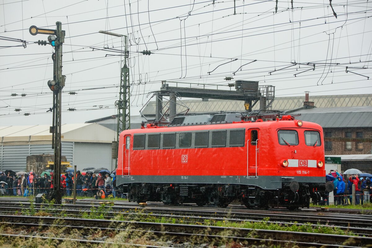 115 114 DB mit 212 372, E03 001, 111 001 & E40 128 von Koblenz nach ...