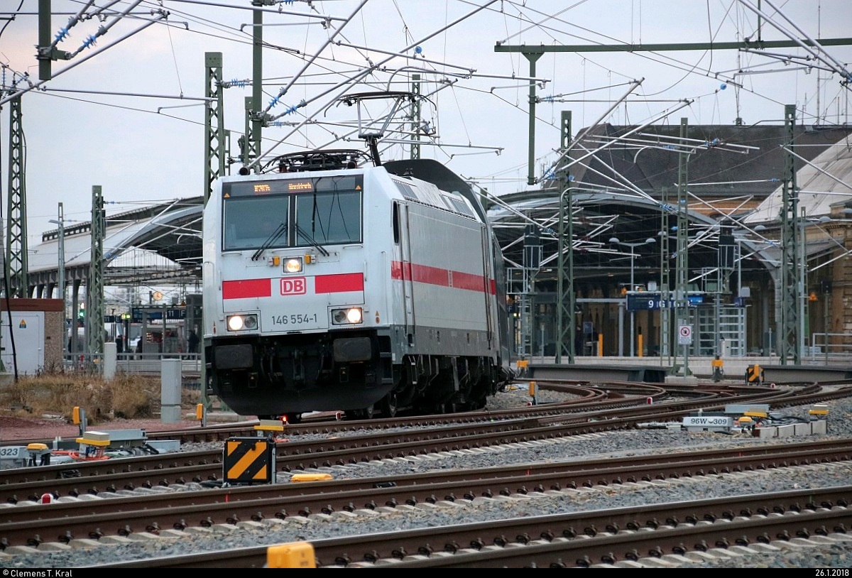 146 554-1 DB als IC 2034 (Linie 56) von Leipzig Hbf nach Norddeich durchfährt das Gleisvorfeld ...