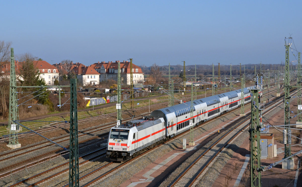 146 558 hat mit dem IC 2038 nach Emden den Hbf Halle(S) am 14.01.18 bereits verlassen und ...