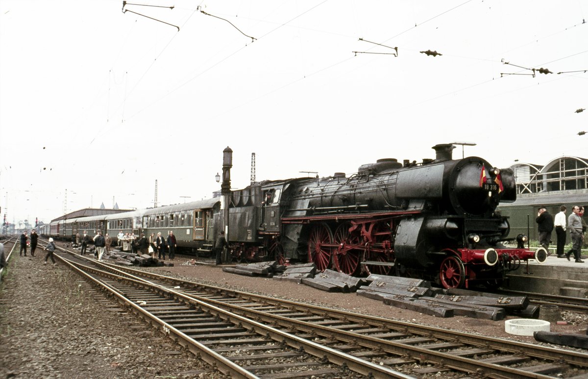 Baureihe 18.3 · DB 018 bad. IV h Fotos - Bahnbilder.de