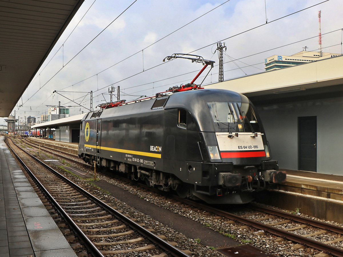 MRCE 182 520 mit Flixtrain in Köln Hbf, Dezember 2021. - Bahnbilder.de