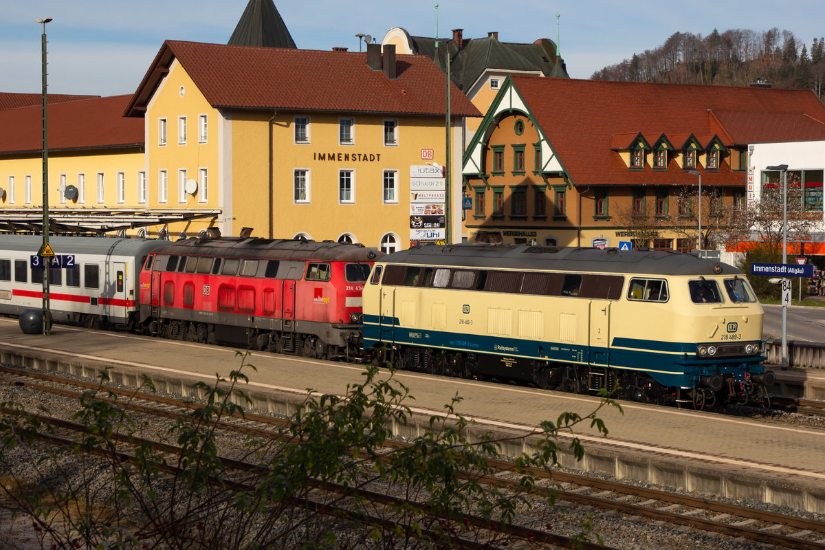 218 489-3 und 434-9 am IC InterCity 2012 in Immenstadt - Bahnbilder.de
