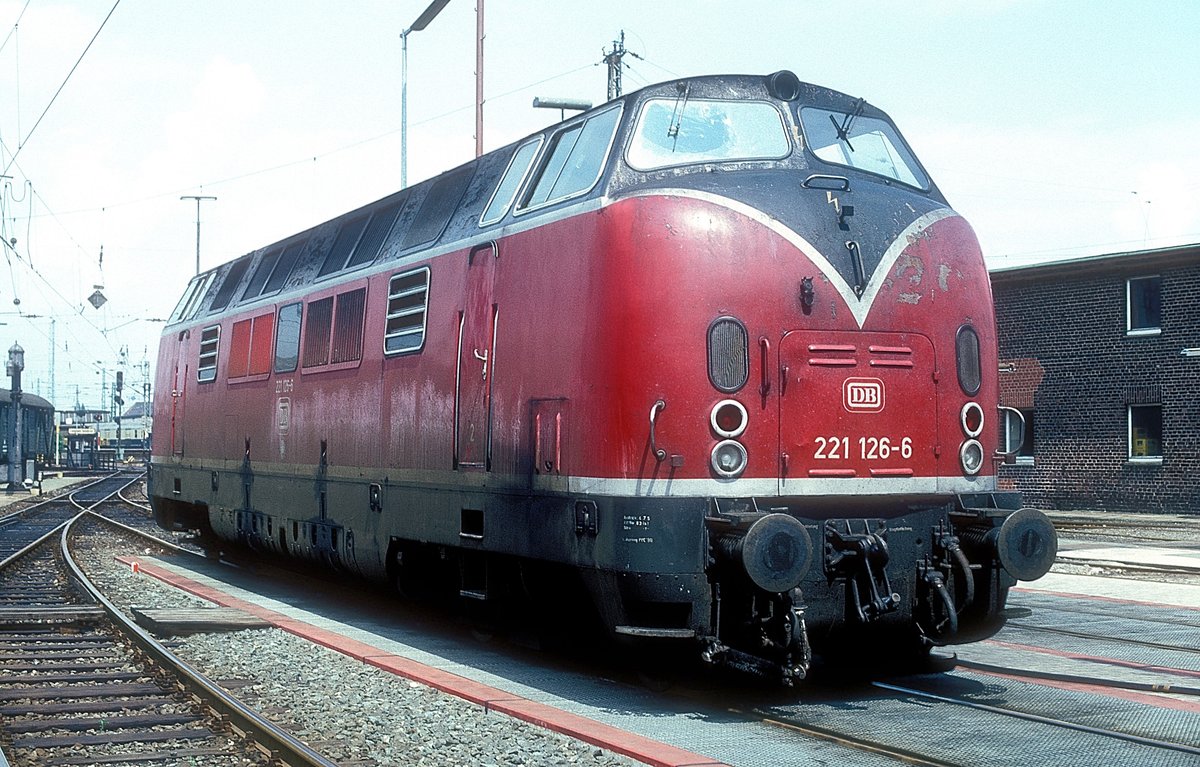 221 126 Münster xx.07.80 - Bahnbilder.de