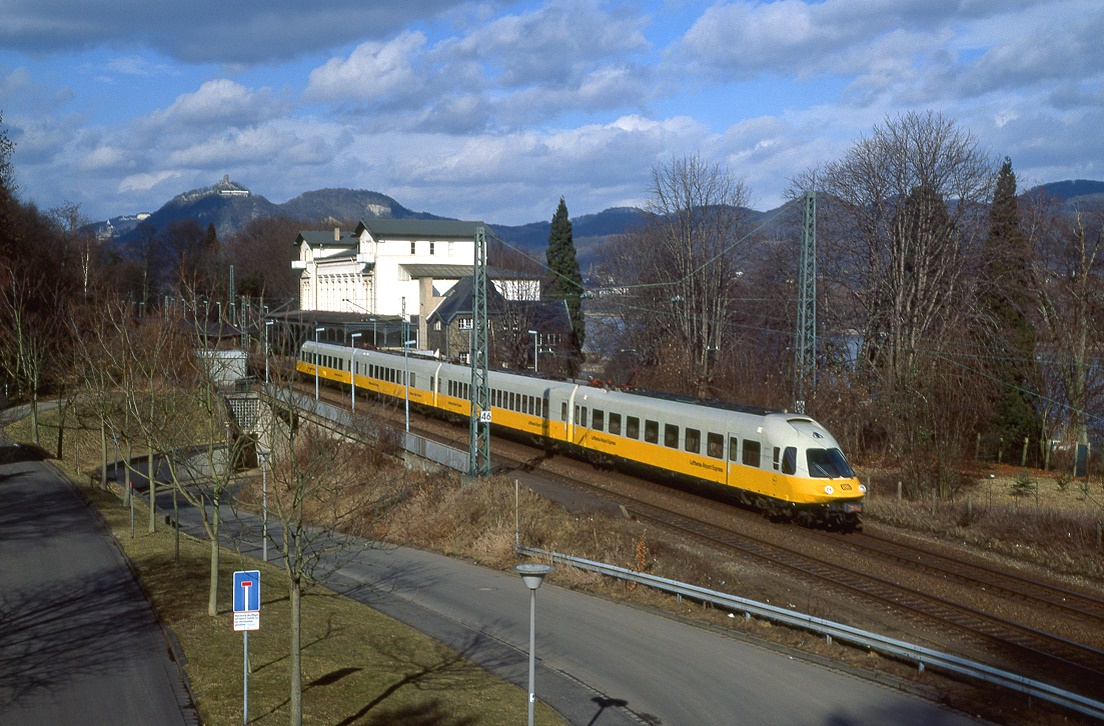 ET 403 durchfährt den Bahnhof Kreiensen Strecke Göttingen - Hannover ...