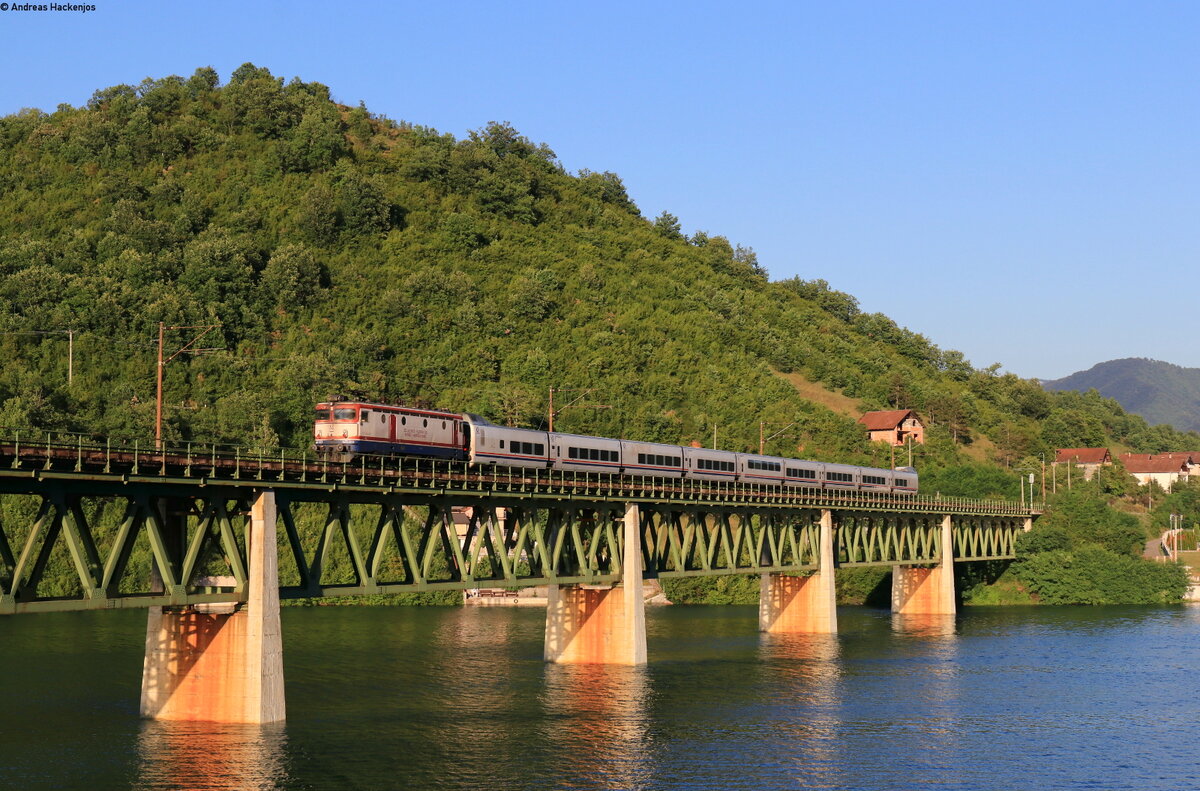 441 913 mit dem B 721 (Sarajevo - Mostar) bei Čelebići 20.6.22 - Bahnbilder.de