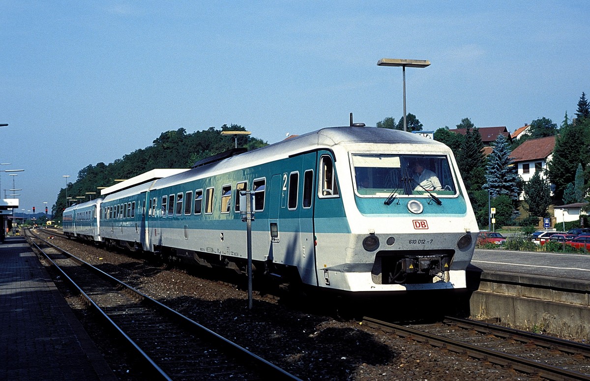 610 012 Hersbruck 01.08.94 - Bahnbilder.de