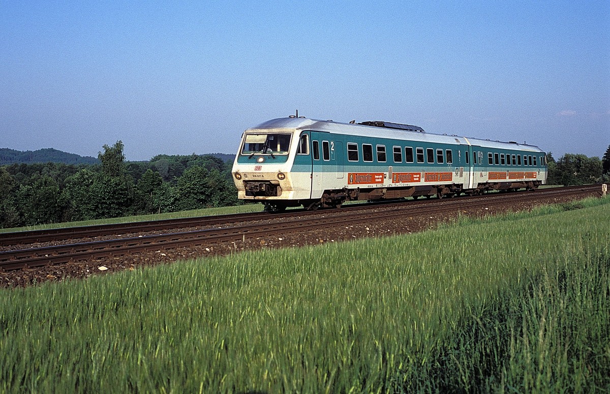 610 017 bei Hersbruck 01.06.96 - Bahnbilder.de