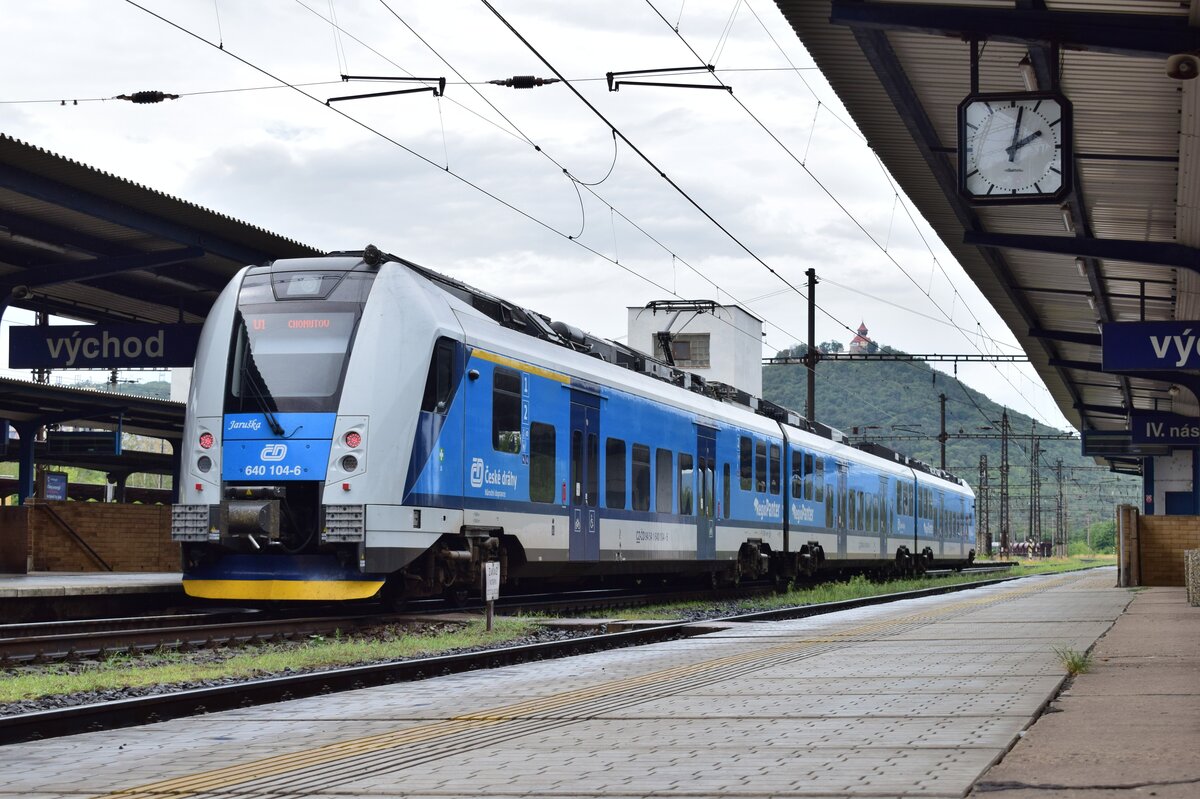 640 104-6 fährt als Os 6816 nach Chomutov in Most aus - Bahnbilder.de
