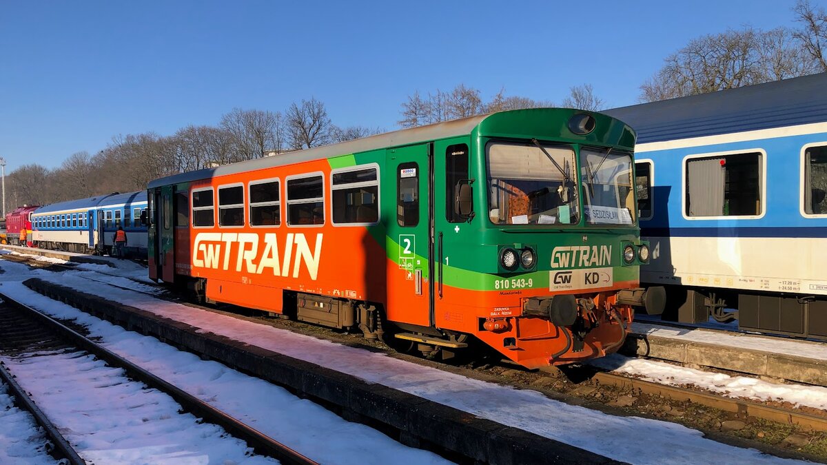 GW Train 654045-3 erreicht hier am 28.6.2021 um 9.19 Uhr als Zug 7103 ...