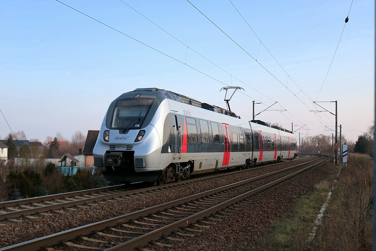9442 619 (Bombardier Talent 2) von Abellio Rail Mitteldeutschland als RE 74728 (RE19) von Halle ...
