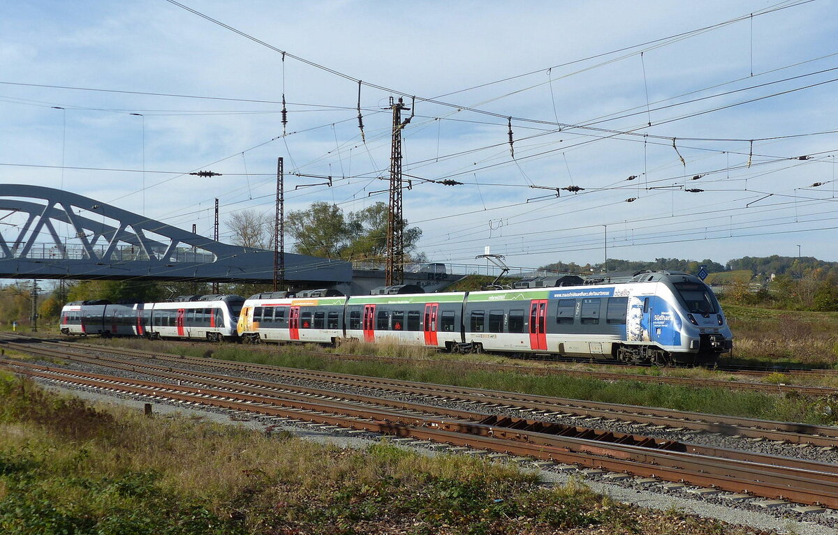 abellio 9442 603 + 9442 606 als RE 74523 aus, Erfurt Hbf, am 25.10.2021 in Naumburg (S) Hbf ...