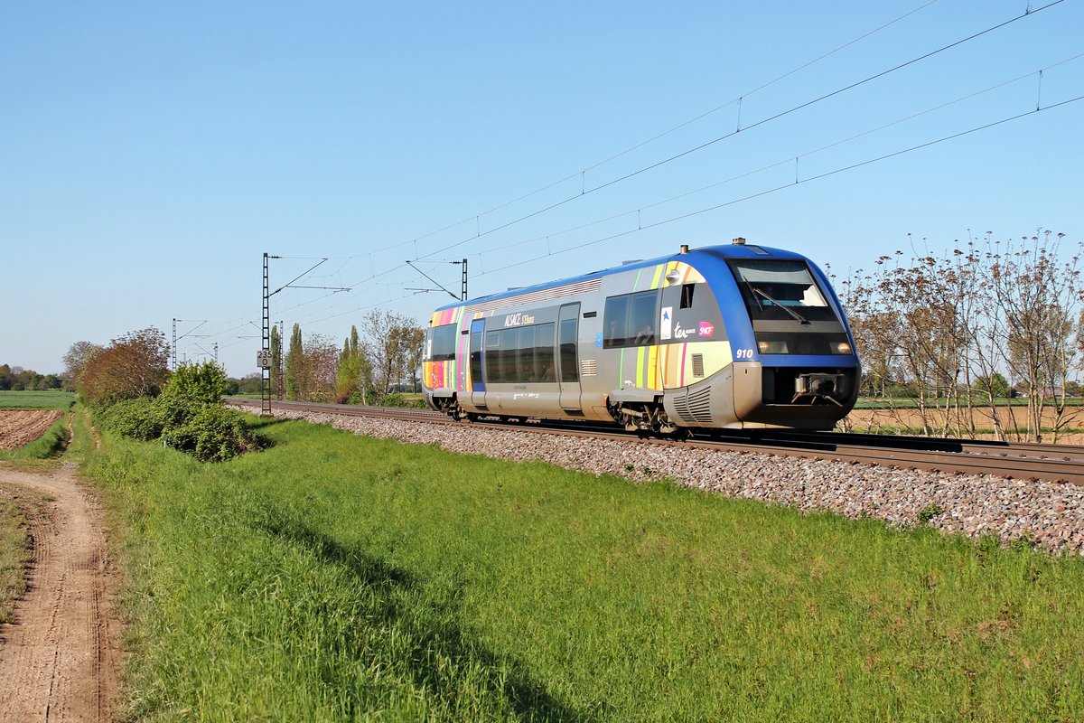 Am 05.05.2016 befand sich SNCF TER Alsace X73910 als IRE aus Mulhouse Ville auf dem Weg nach ...