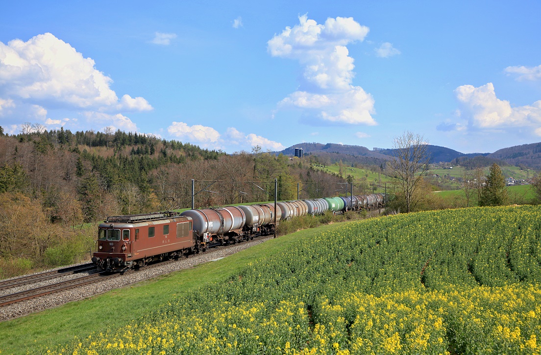 DB IC2 mit 147 560 und Steuerwagen DBpbzfa 86-81897-0 unterwegs ...