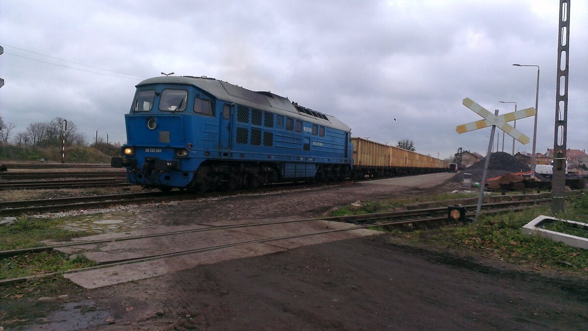 BR232-561 in Miedzyrzecz - Bahnbilder.de
