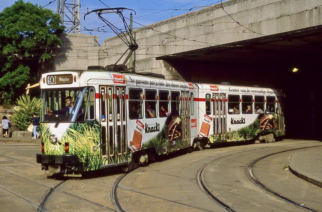 BN | PCC series 7700 | Gelenktriebwagen Fotos - Bahnbilder.de