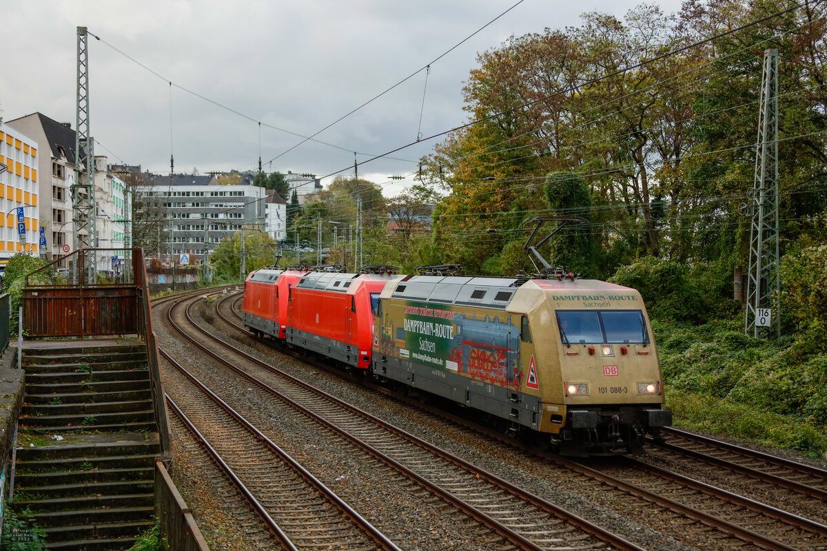 DB 101 088-3 "Dampfbahn-Route Sachsen" mit DB 101 097 & 101 124-6 als Lokzug in Wuppertal ...