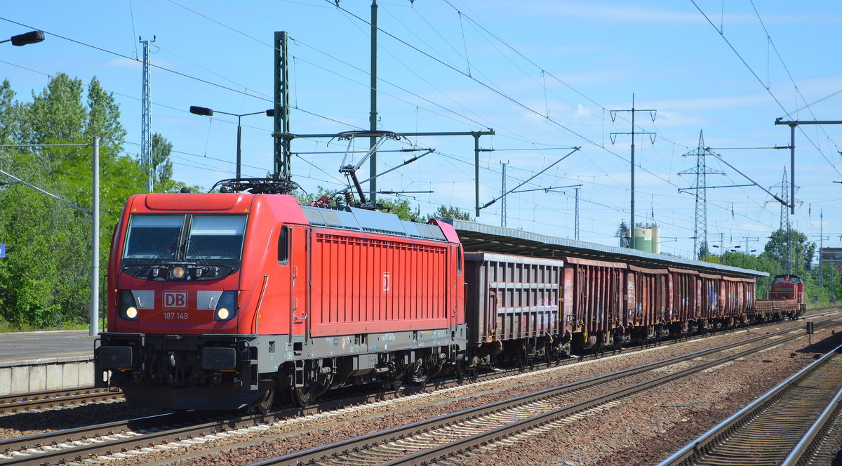 DB Cargo AG [D] mit "187 149" [NVR-Nummer: 91 80 6187 149-0 D-DB] und gemischtem Güterzug und ...