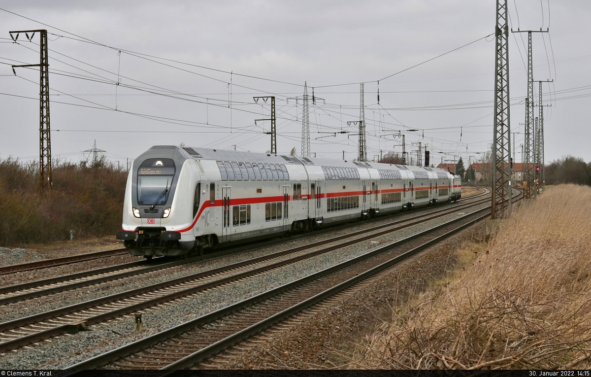 DBpbzfa 668.4 (50 80 86-81 895-4 D-DB) mit Schublok 147 568-0 fährt als sonntäglicher ...