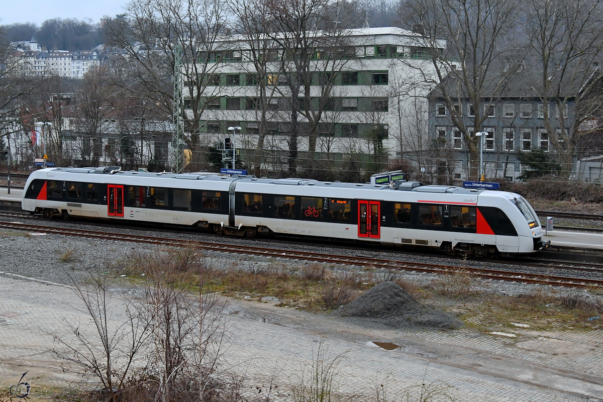 ICE 1028 am 12.12.2012 in Wuppertal Hbf. - Bahnbilder.de