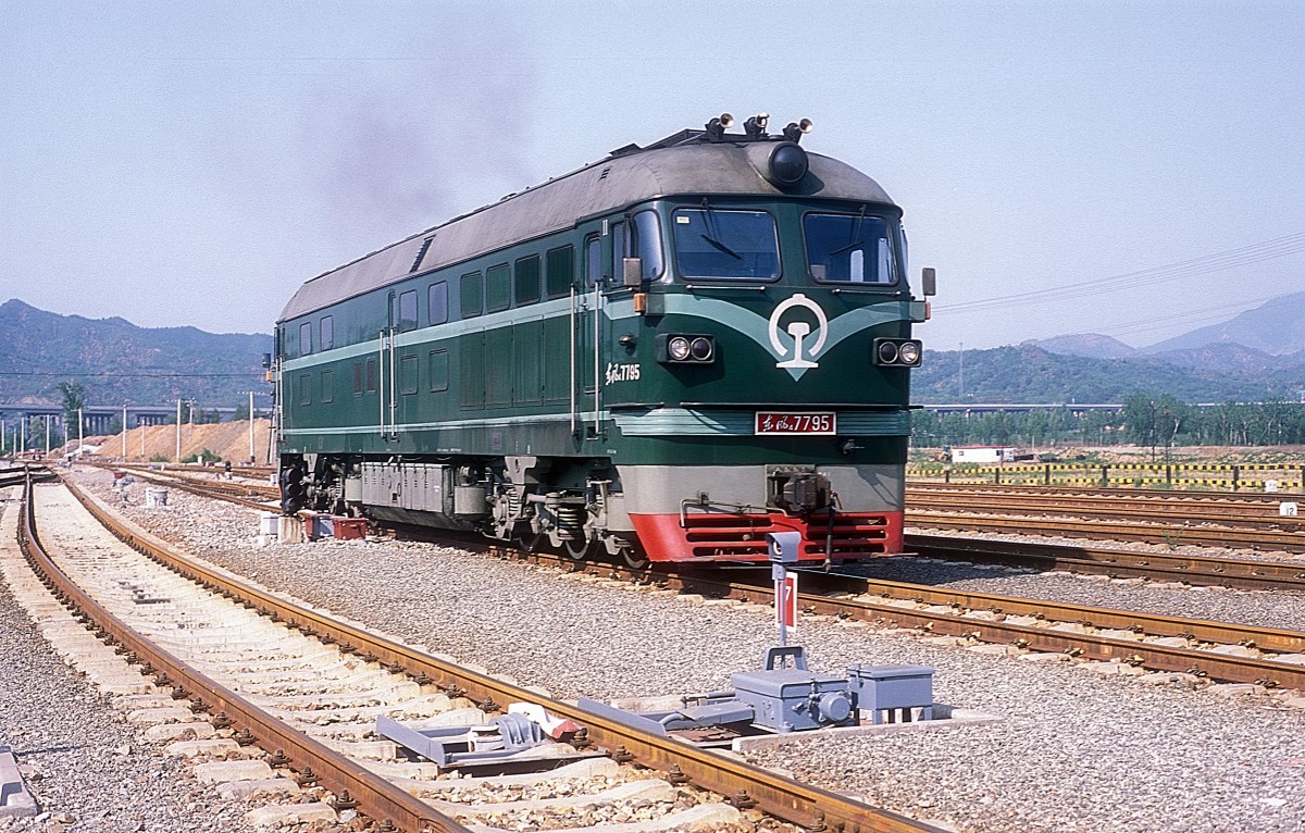 DF4B | Dōngfēng Fotos - Bahnbilder.de