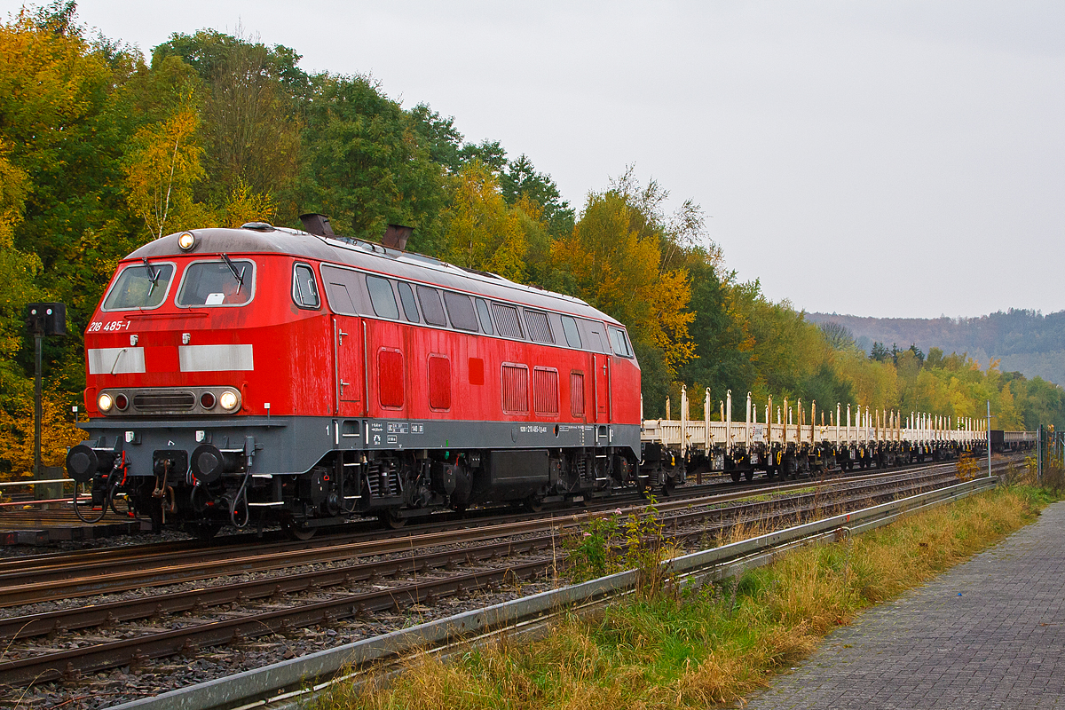 Die 218 485-1 (92 80 1218 485-1 D-AIX) der AIXrail GmbH ist am 20.10.2020 mit einem ...