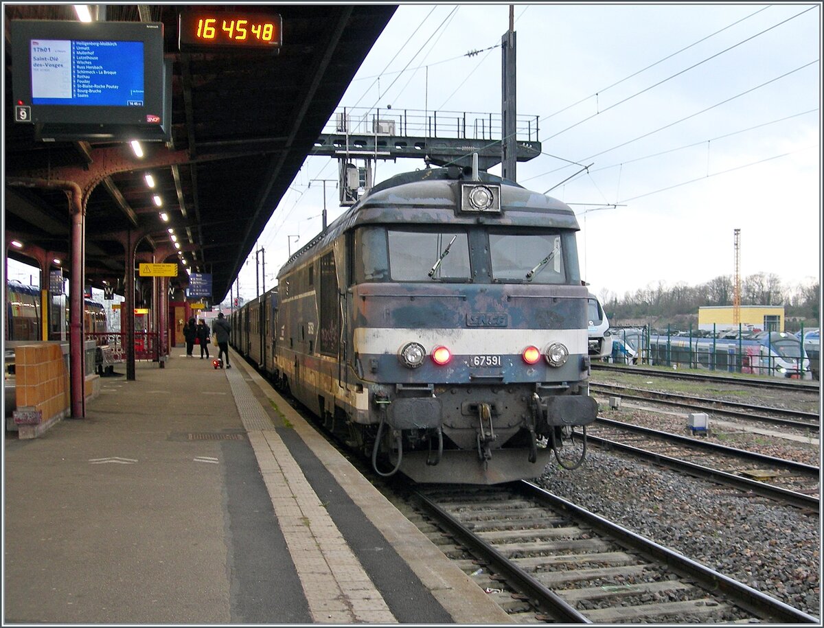 Die SNCF BB 67591 eignete sich perfekt, um mit meiner alten Kamera abgelichtet zu werden ...