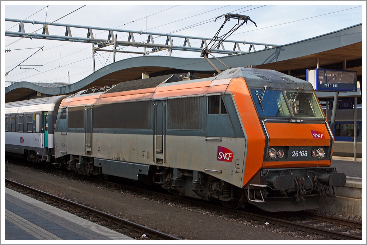 Die SNCF "Sybic" BB 26168 (NVR Nummer 91 87 0026 168-1 F-SNCF) steht am 16.06.2013 im Bahnhof ...