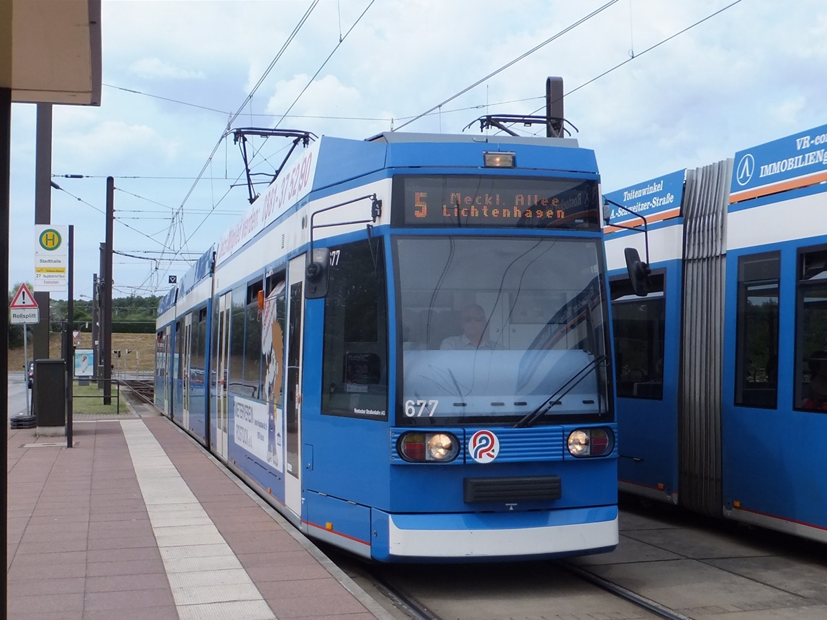 DUEWAG 6N1 NR. 677 der RSAG in Rostock am 24.07.2014 - Bahnbilder.de