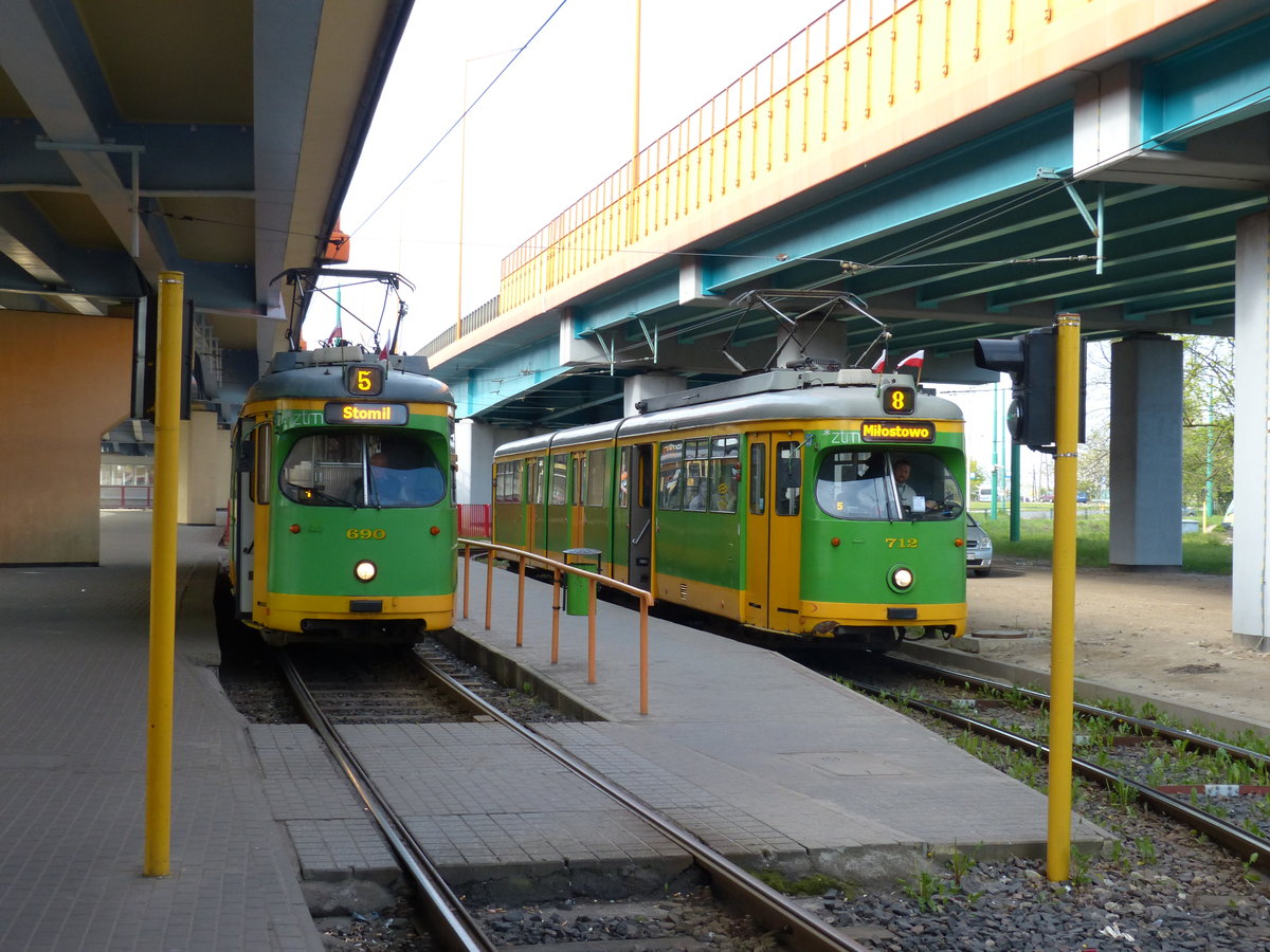 Düwag GT8 Nr. 690 und 712, beide ehemals aus Düsseldorf, am 2.5.2016 in Poznań Gorczyn ...