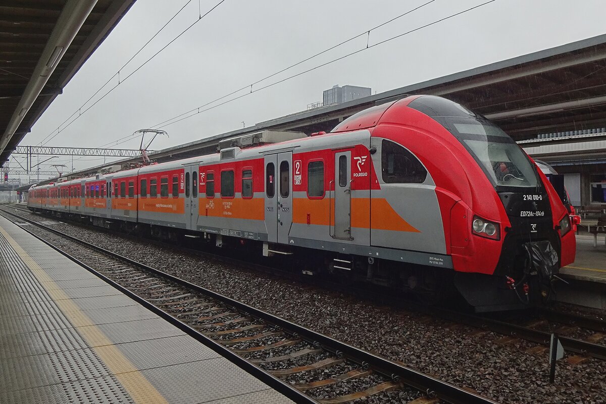 ED72-104 steht am verregneten 21 Augustus 2021 in Poznan Glowny - Bahnbilder.de