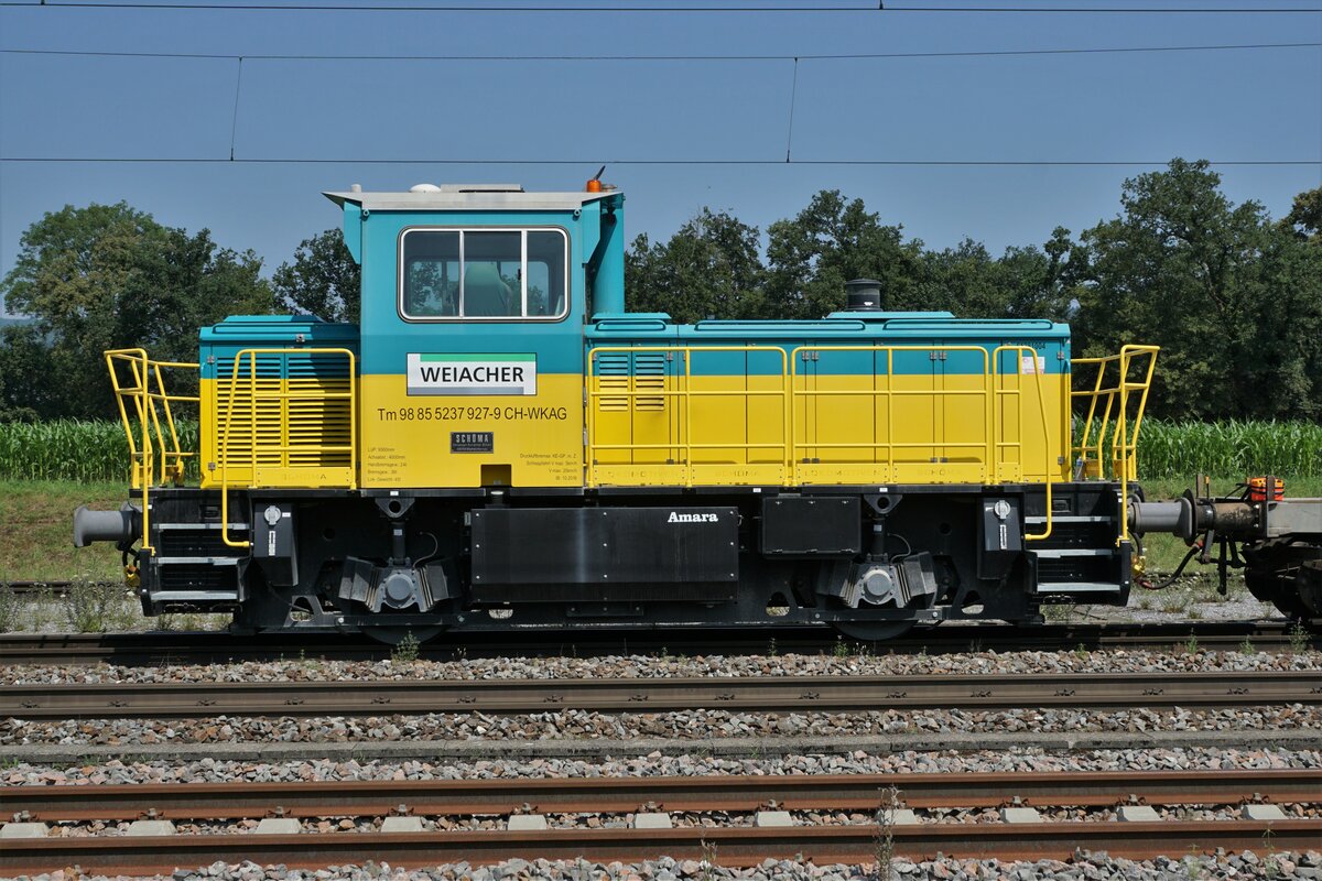 A pair of OBB locomotives approach Sanktt Jodok whilst working a ...