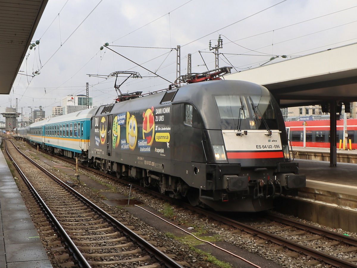MRCE 182 520 mit Flixtrain in Köln Hbf, Dezember 2021. - Bahnbilder.de