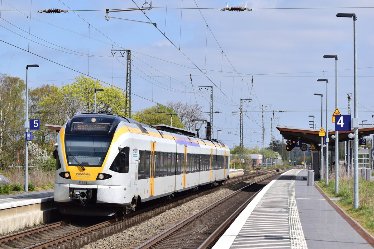 RHEINE (Kreis Steinfurt), 18.01.2014, ET 012 der Westfalenbahn als RB 65 nach Rheine bei der ...